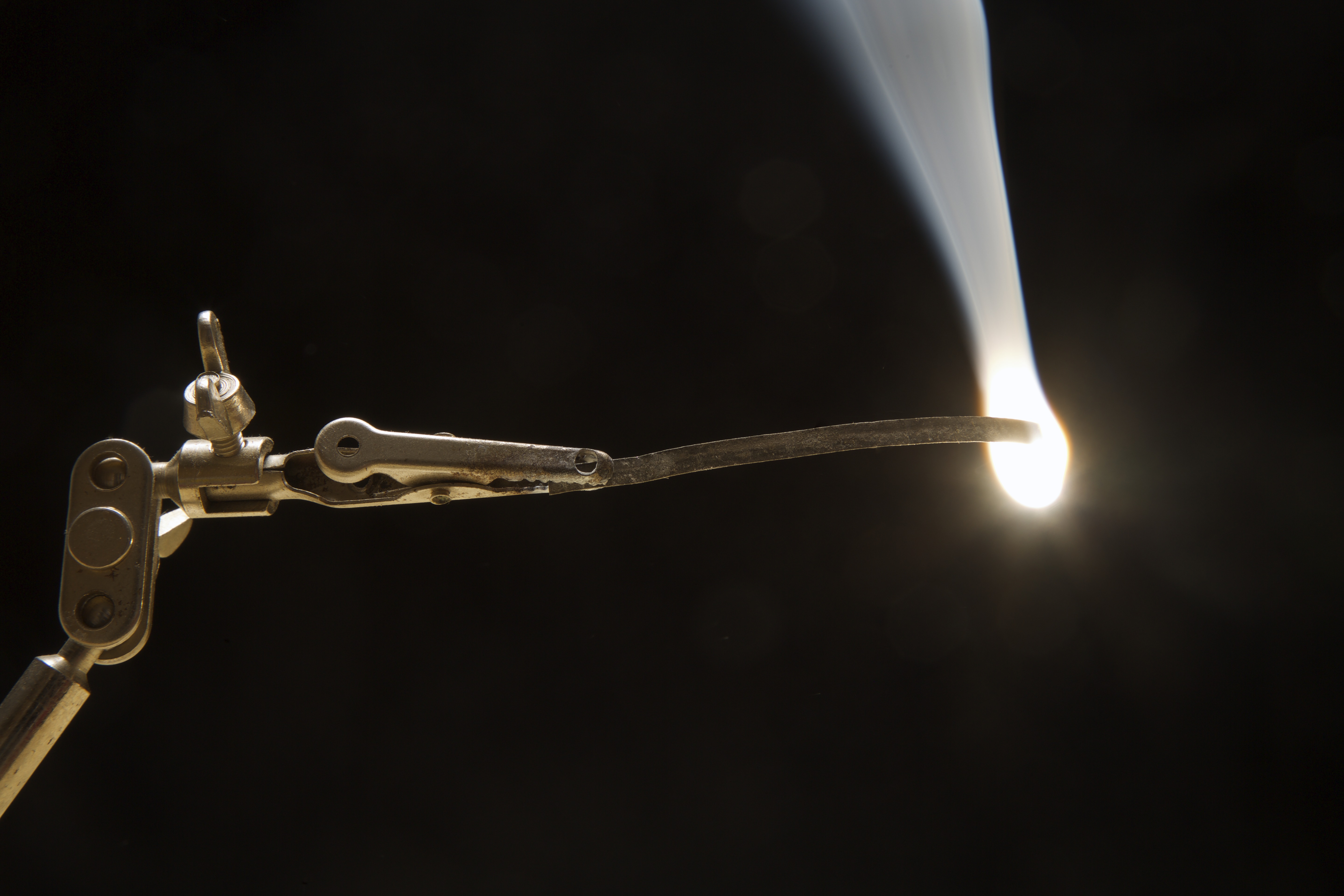 Vi brenner magnesium - Naturfag (HS) - NDLA